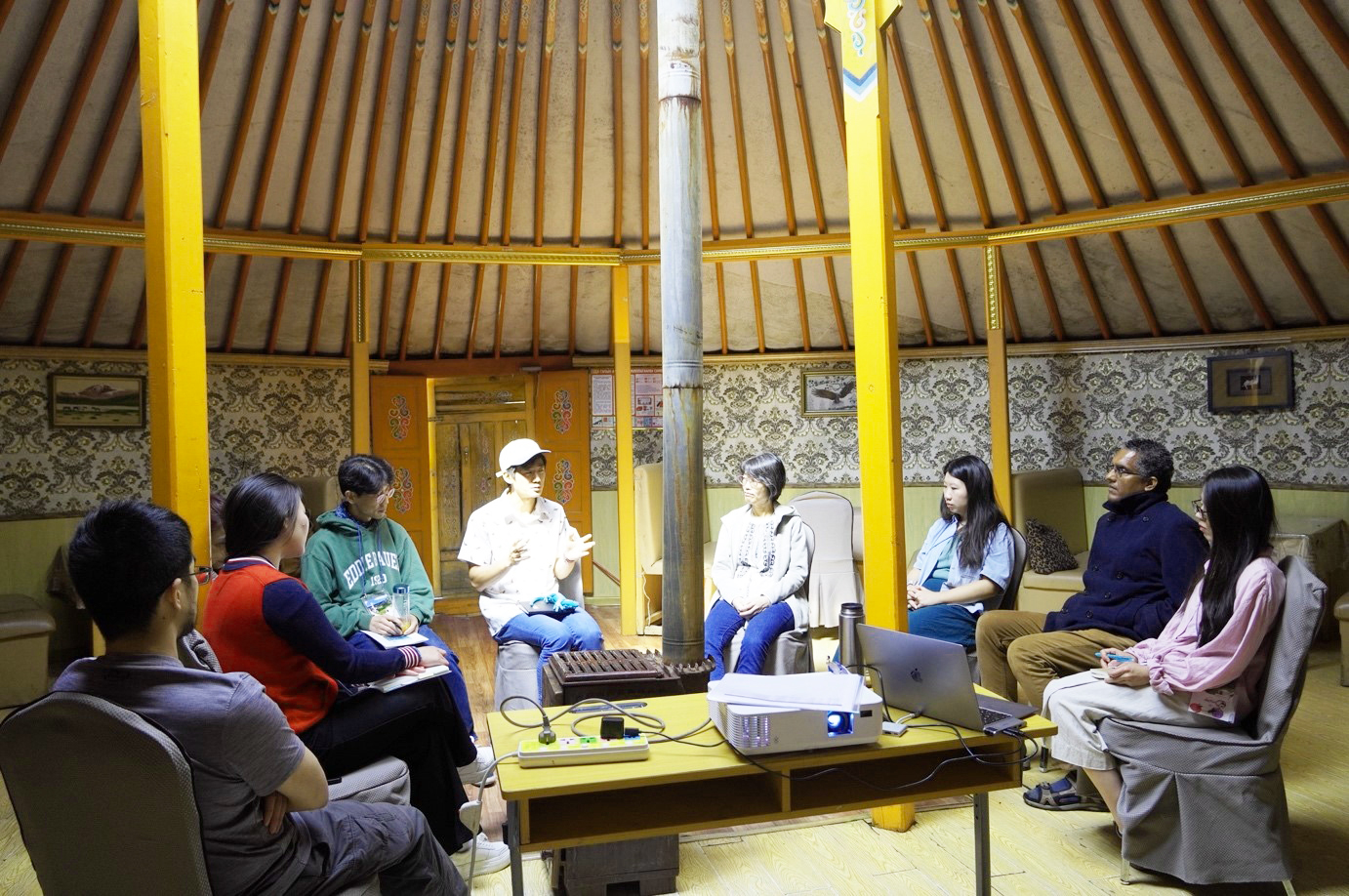 モンゴルで行われたNARPIに笠井綾先生(国際教養学部)が参加しました。 | 宮崎国際大学